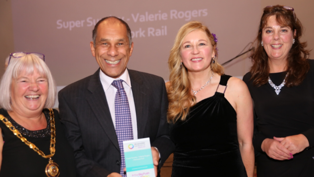 official-photo | Lea Green